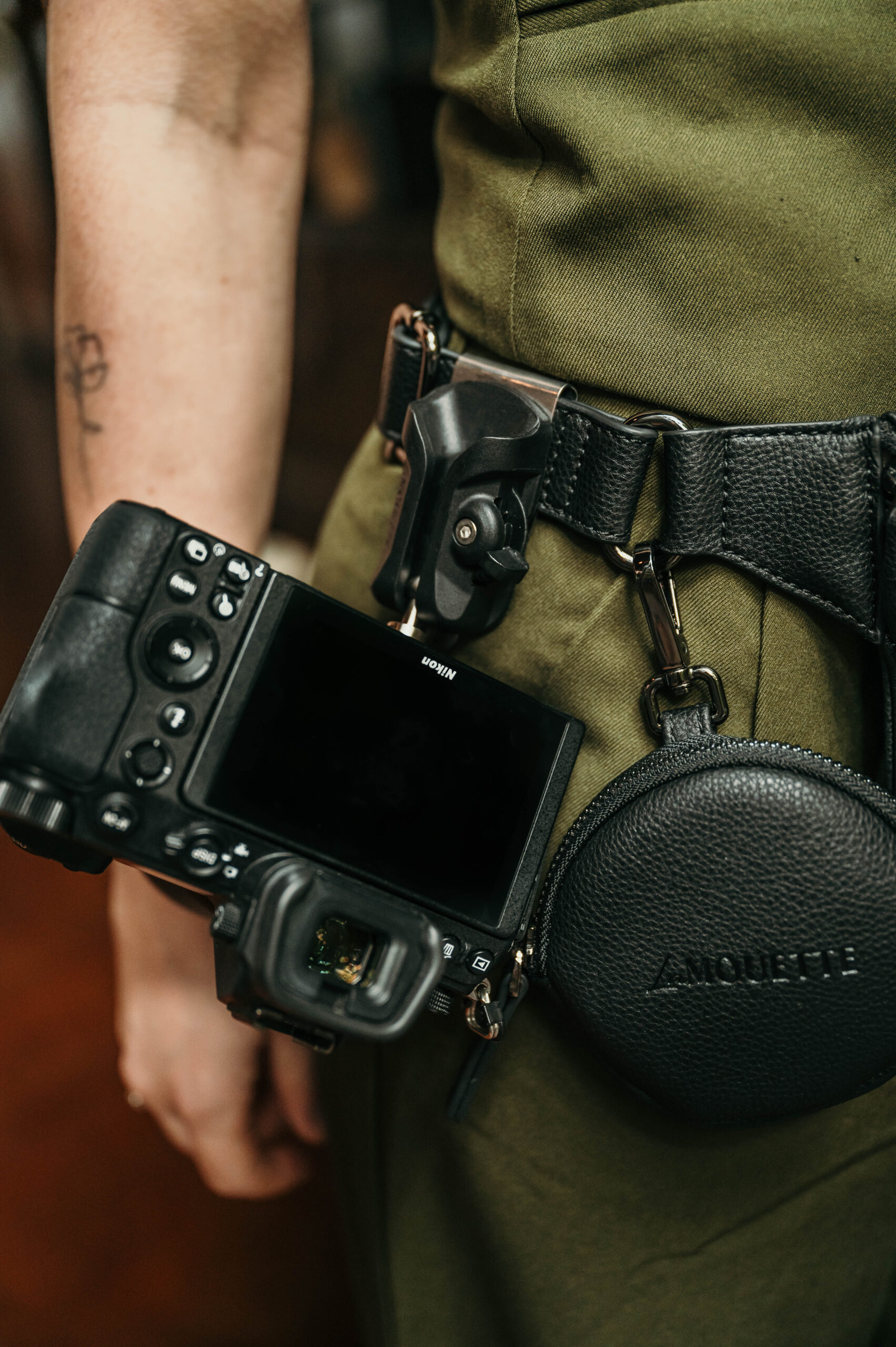 Camera holster clip - LaMouette